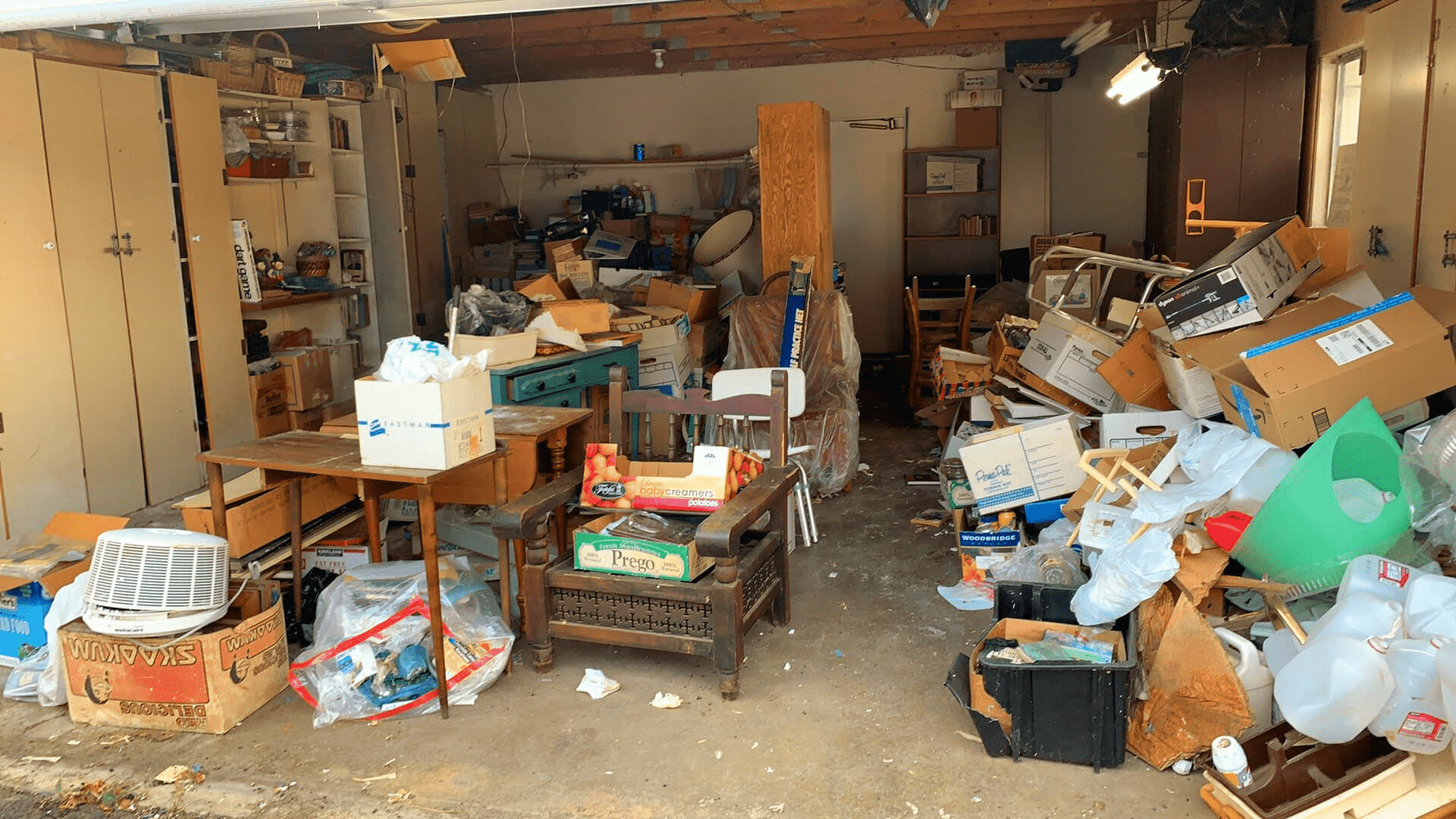 Signs of Hoarding Behavior: What to Look for in Loved Ones - Bio-One ...